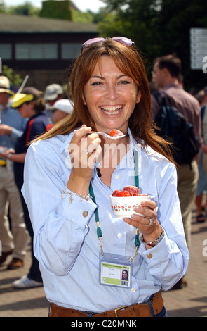 Suzi Perry television presenter at Wimbledon 2002 Stock Photo - Alamy