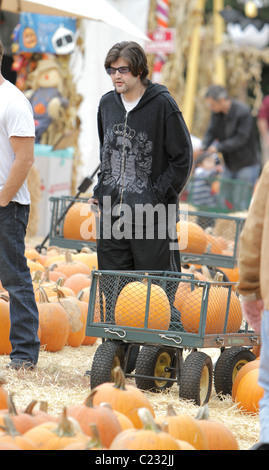 Jason "Gummi Bear" Davis visits Mr. Bones Pumpkin Patch in West ...