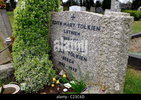 Grave of JRR Tolkien and wife Edith at Wolvercote Cemetery Oxford Stock ...