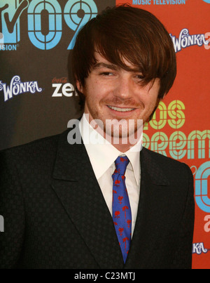 Drake Bell Los Premios MTV 2009 at the Gibson Amphitheatre - Arrivals ...