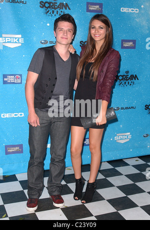 Josh Hutcherson and Victoria Justice at the Spike TV's Scream 2009 ...