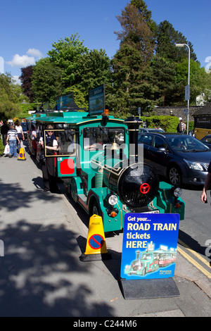 Bowness on Windermere - front Bowness Bay on a summers day Stock Photo ...