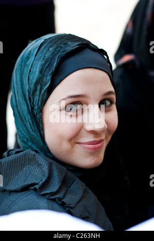 Arab lady at the Umayyad Mosque, Damascus, Syria Stock Photo - Alamy