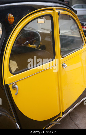 model of citroen 2cv car Stock Photo - Alamy