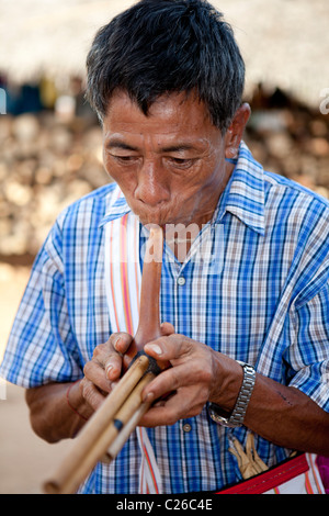 THAILAND HILL TRIBES, Lisu man, near Mae Hong Son Stock Photo - Alamy