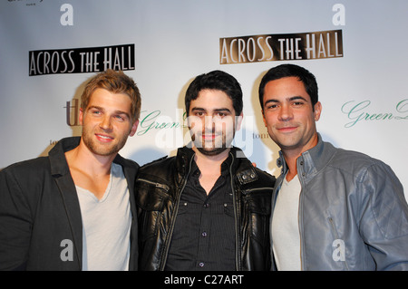 MIKE VOGEL, DANNY PINO, ACROSS THE HALL, 2009 Stock Photo - Alamy