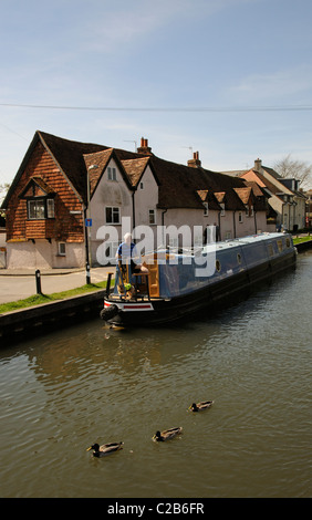 Riverside Housing, River Kennet, Newbury, Berkshire, England Stock ...