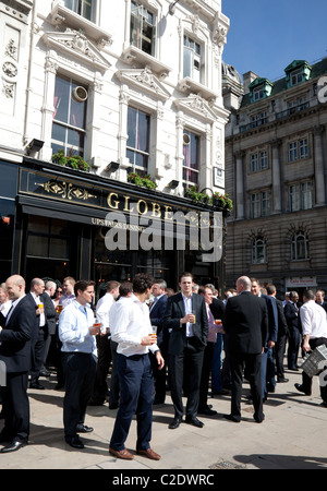 The Globe Pub, Moorgate, London Stock Photo - Alamy
