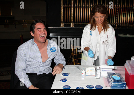 Jennifer Garner and Dean Cain Jennifer Garner and Dean Cain kick off ...