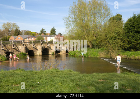 Tilford Bridge Farnham Surrey England UK Stock Photo - Alamy