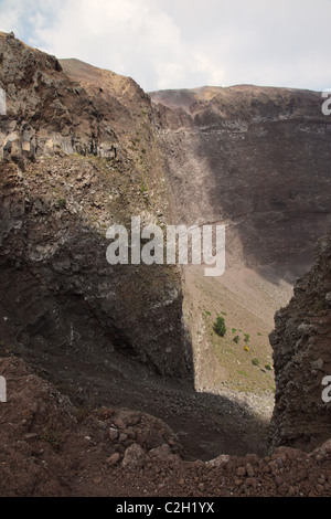 At the crater of Mount Vesuvius in Italy Stock Photo - Alamy