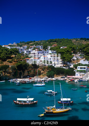 Greece, Sporades, Alonnisos. Votsi bay Stock Photo - Alamy