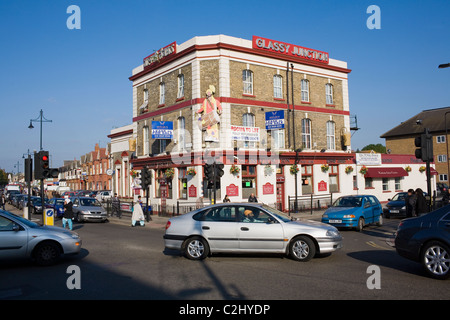 glassy junction pub southall london where you can pay in rupees for ...