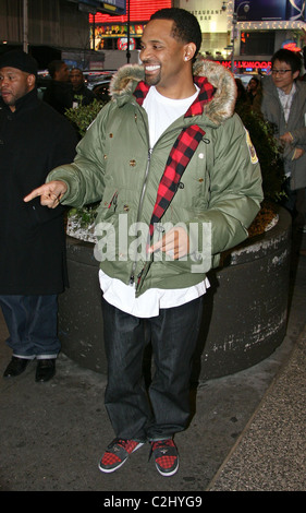 Mike Epps outside MTV TRL Studios in Times Square New York City, USA ...