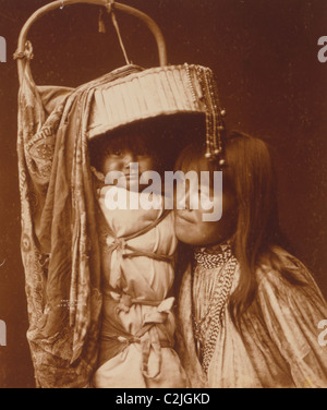 Papoose - Native American Indian child carrier, USA Stock Photo - Alamy