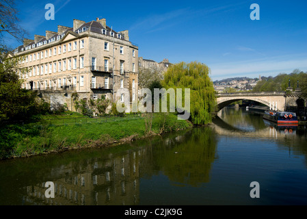 North Parade Bridge, River Avon and buildings on South Parade, Bath ...