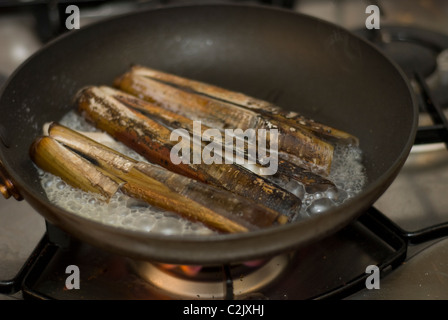 British Razor Clams prepared for eating Stock Photo - Alamy