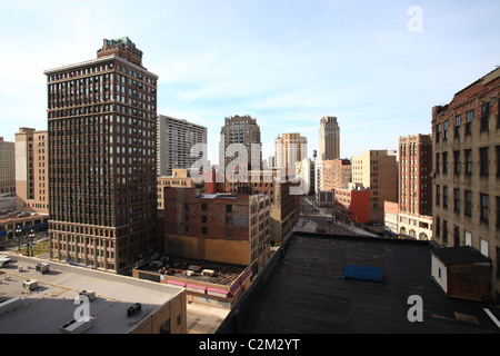 Empty streets and rundown highrise buildings in downtown Detroit ...
