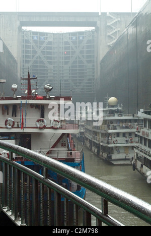 Locks, Three Gorges (Sanxia) Dam, Yangtze River, China Stock Photo - Alamy