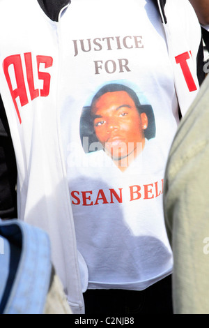 Atmosphere Reaction to the Sean Bell verdict, where all police officers ...