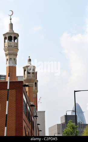 Aldgate Mosque East London Muslim Stock Photo - Alamy