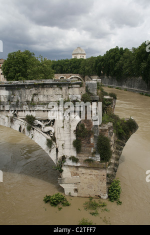The ruins of Pons Aemilius the oldest Roman stone bridge in Rome ...