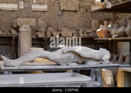Corpse preserved remains of human ashes in pompeii Stock Photo - Alamy