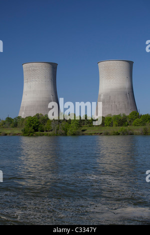 USA, Tennessee. Watts Bar Nuclear Plant and dam on Tennessee River TVA ...