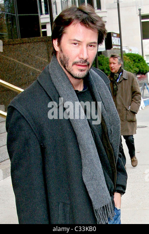 Keanu Reeves outside his Manhattan hotel New York City, USA - 18.11.08 ...