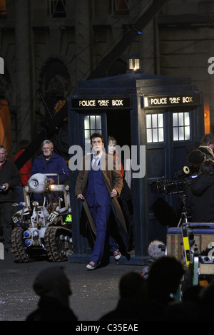 David Tennant and Lindsay Duncan filming a 'Doctor Who' special Wales ...