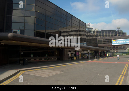Manchester Airport Terminal 1 entrance. Manchester, England. UK Stock ...