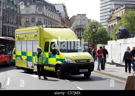 London Ambulance HART team Stock Photo: 36433058 - Alamy