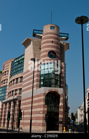 Corner building at Queen Victoria Street and Mansion House Street, City ...