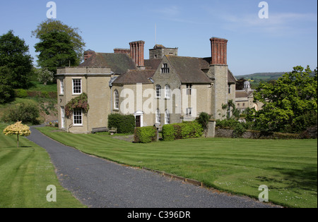 Shipton Hall, an Elizabethan manor house in the village of Shipton ...