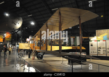 Italian Caproni Ca.5 bomber plane, WW1 Stock Photo - Alamy