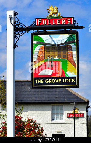 The Grove Lock "Fuller's Pub" by a canal lock in Bedfordshire Stock ...