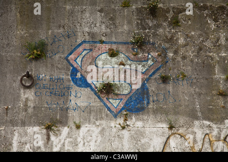 Graffiti of superman Stock Photo - Alamy