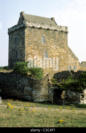 A medieval Scottish castle Stock Photo - Alamy