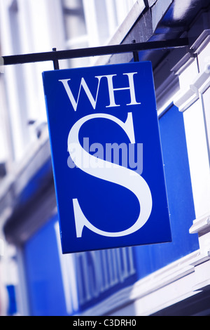 WHSmith shop sign Stock Photo - Alamy