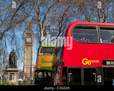Buses in Parliament Square Stock Photo - Alamy