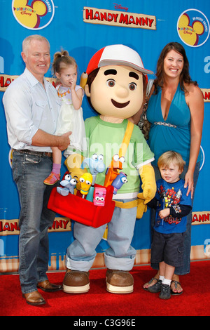 Neal McDonough, Ruve Robertson with their children Catherine and Morgan ...