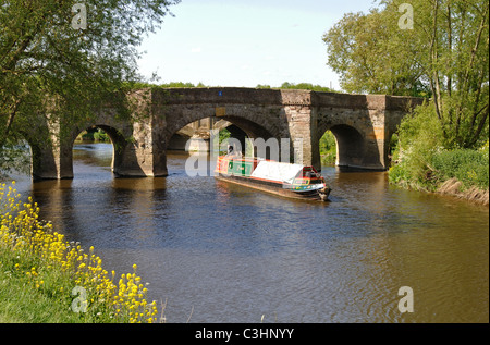 The new and the old Pershore bridges over the river Avon ...