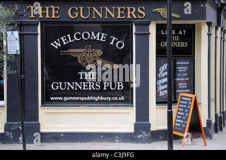 The Gunners Pub Arsenal supporters pub Stock Photo - Alamy