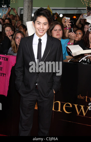 Justin Chon - THE TWILIGHT SAGA NEW MOON Premiere at the Westwood ...