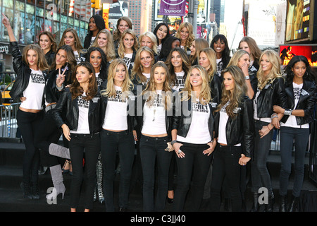 Miranda Kerr, Behati Prinsloo, Marisa Miller, Heidi Klum, Alessandra ...