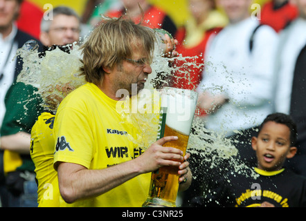 Dortmund coach manager Juergen Klopp with giant beer glass during ...