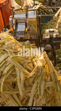 cane sugar juice extraction Stock Photo - Alamy