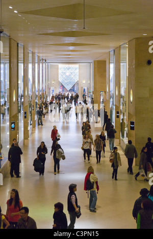 The "Carousel du Louvre", a shopping center under the Louvre museum ...