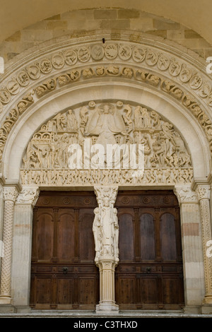 Last Judgement by Gislebertus in the west tympanum, Autun Cathedral ...