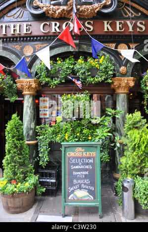 The Cross Keys pub, Covent Garden, London, England, UK Stock Photo - Alamy